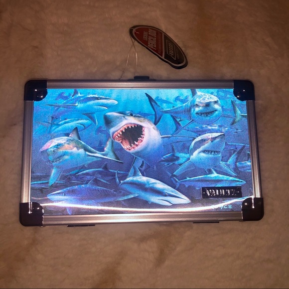 Vaultz | Storage & Organization | Shark Locking Pencil Box 3d Effect ...